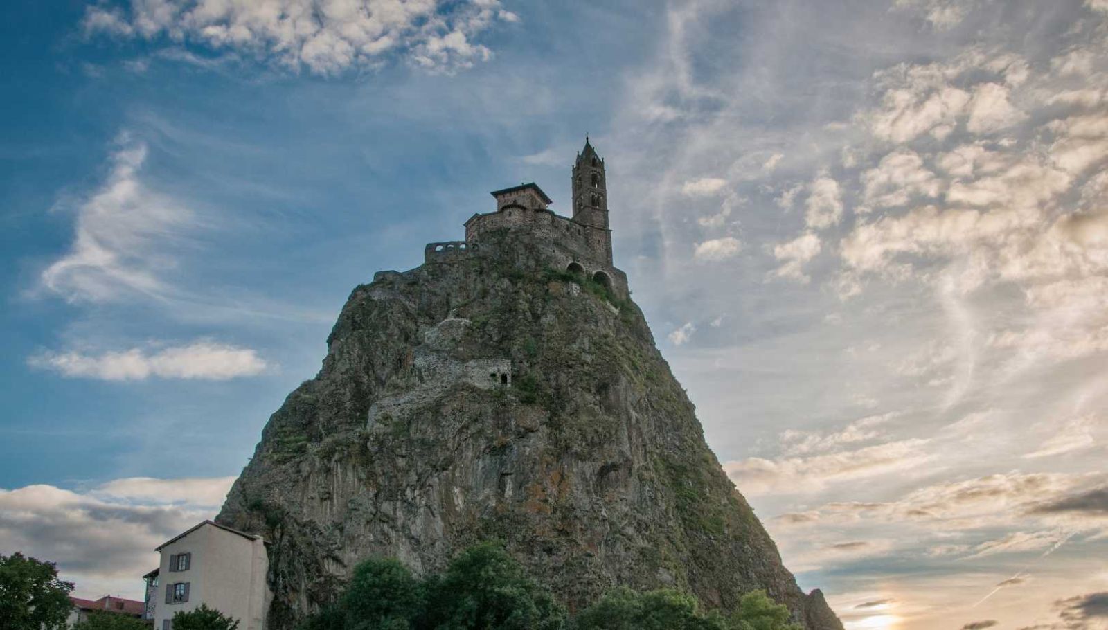 Haute-Loire : Lentilles AOP et chemins millénaires : 5 villages ...