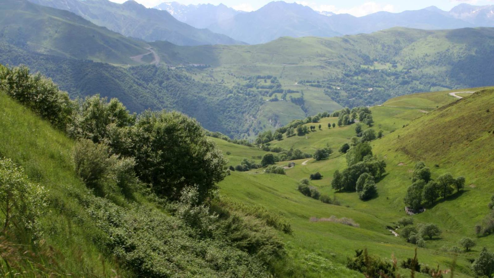 Bagnères-de-Luchon : 13 sommets à 3000m d'altitude entourent ce village ...