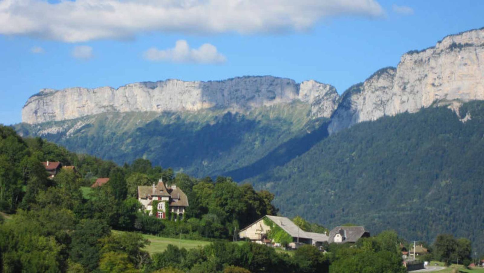 Villaz : le village alpin de 3460 habitants qui attire 60 nouveaux ...