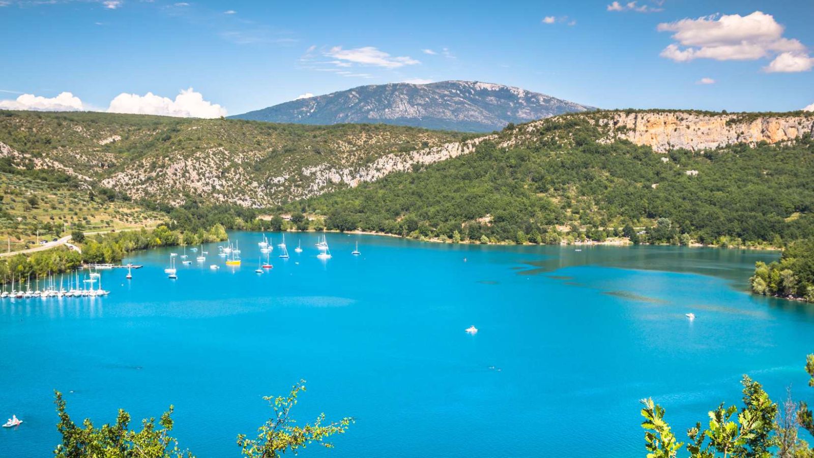 Le lac de Sainte-Croix en chiffres : 22 km², 3e plus grand lac ...