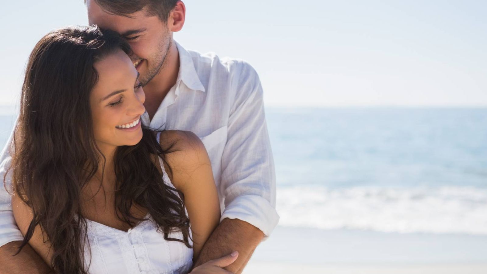 Pourquoi un homme s'intéresse à une femme ? 5 signaux d'attirance