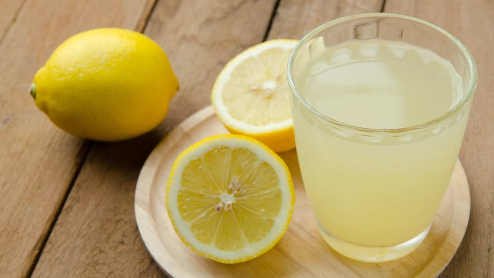 Jus de citron tôt le matin : bienfaits réels ou arnaque santé ? La ...