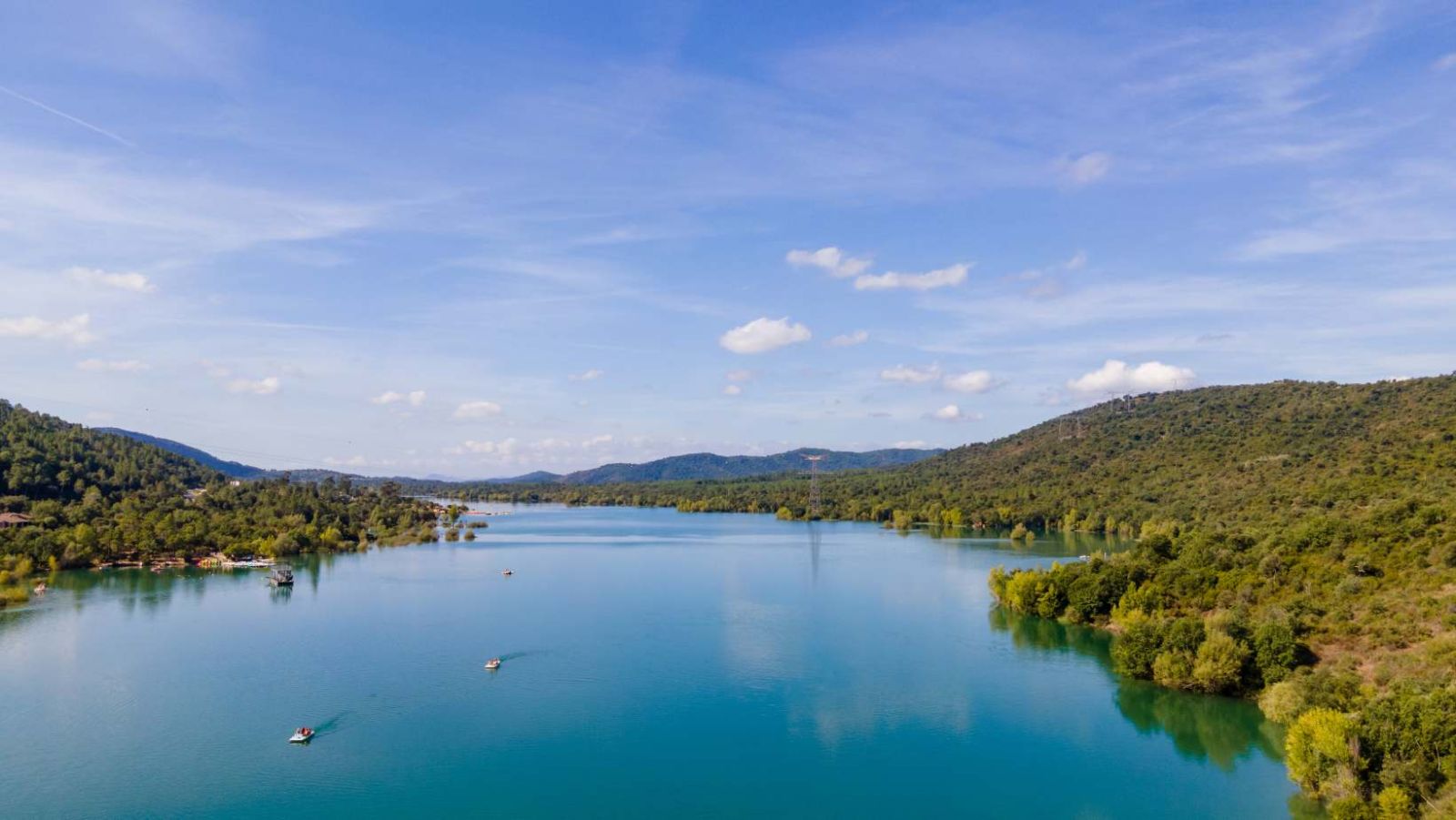 Lac de Saint-Cassien : baignade, loisirs, randos... Le guide complet