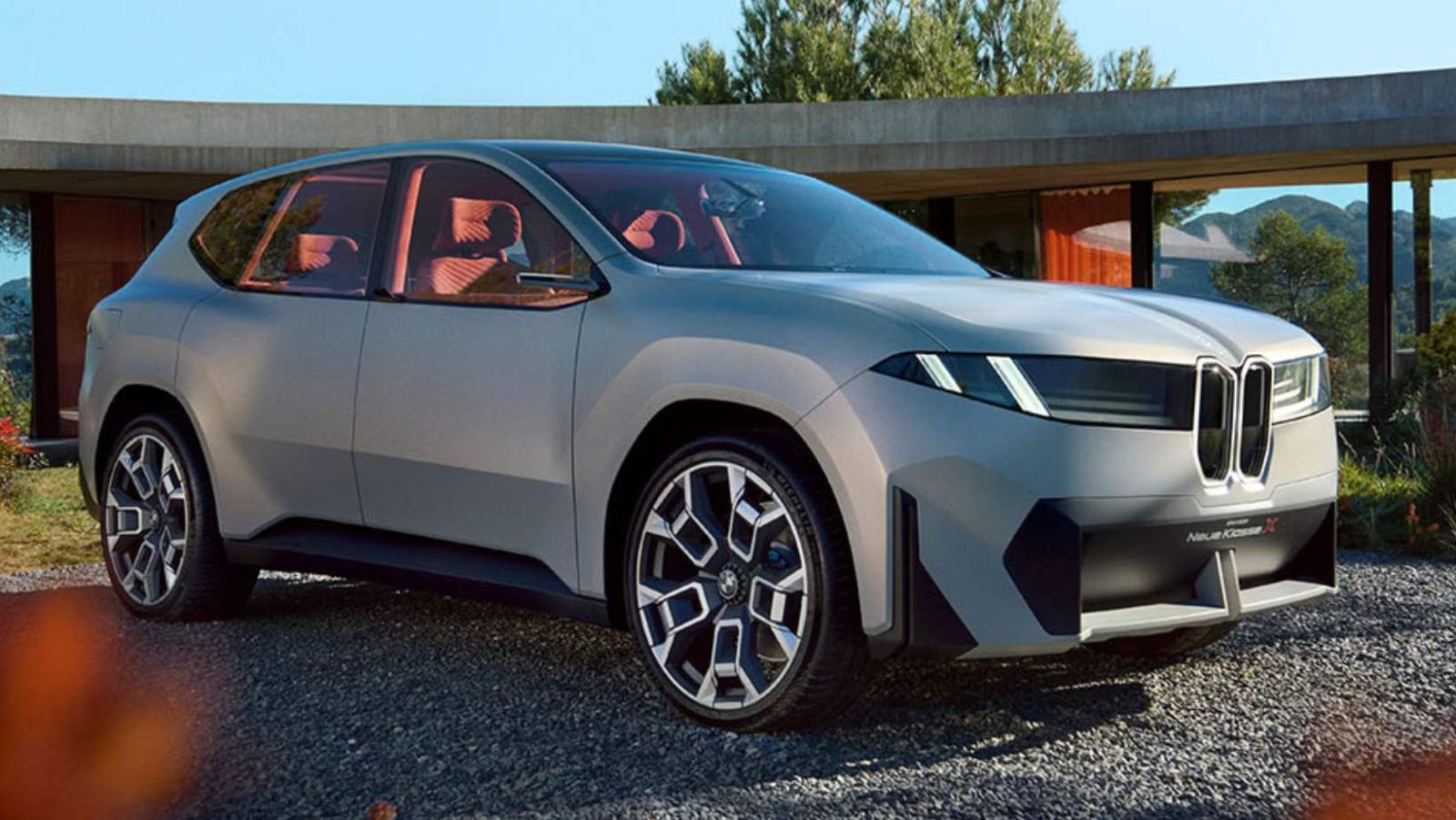 BMW iX4 : 544 ch et 0-100 km/h en 3,3 secondes pour défier Tesla