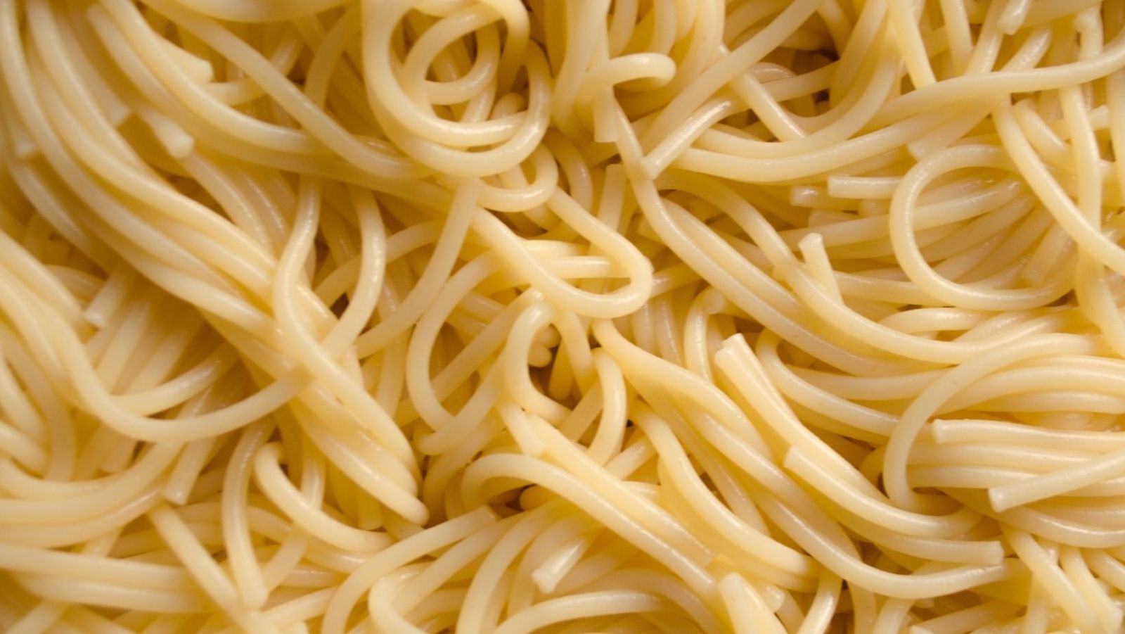 Comment faire pour que les pates ne collent pas ? Astuce d'Andrea chef ...