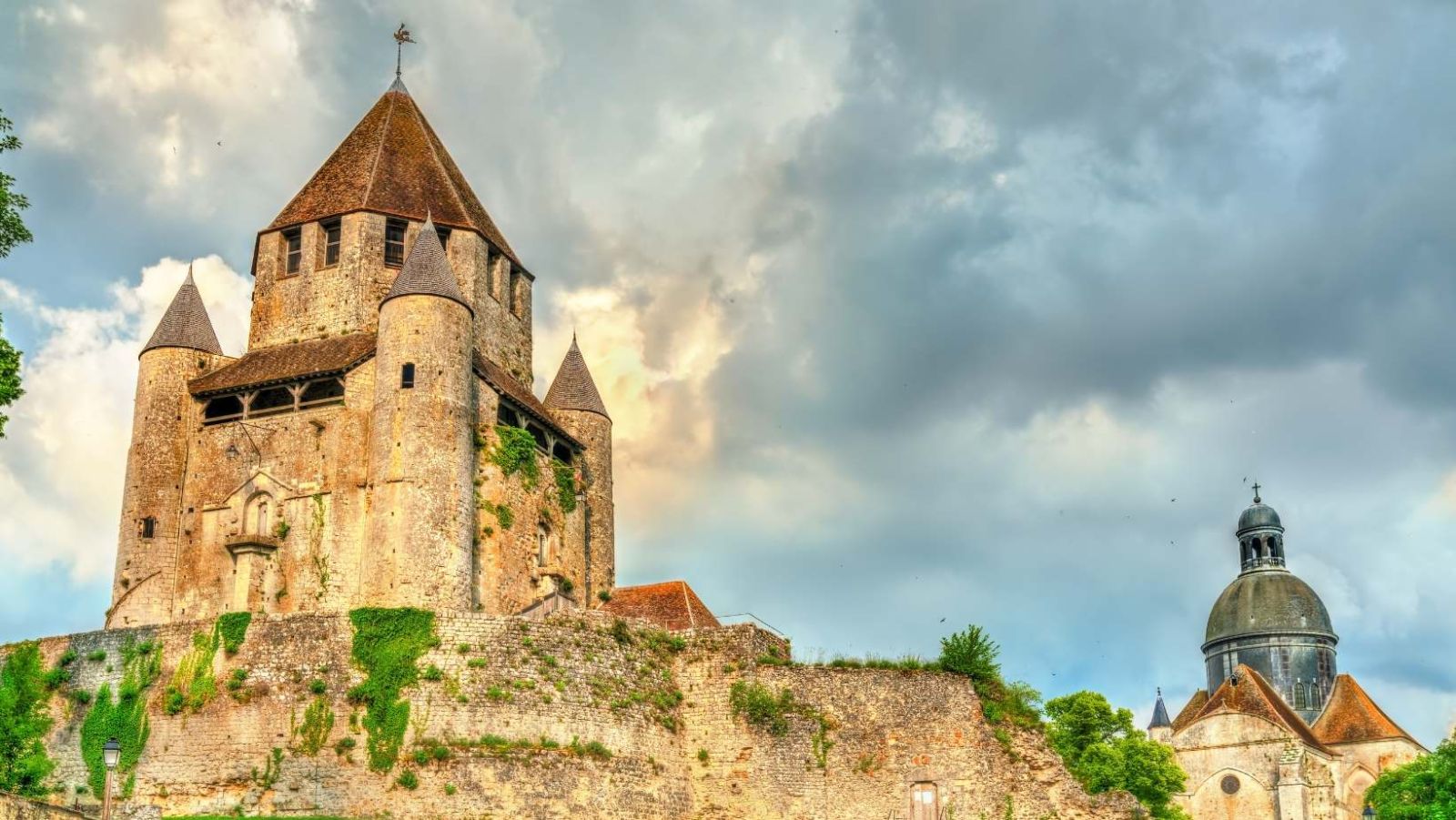 Visitez la cité médiévale de Provins, une pépite à seulement une heure ...